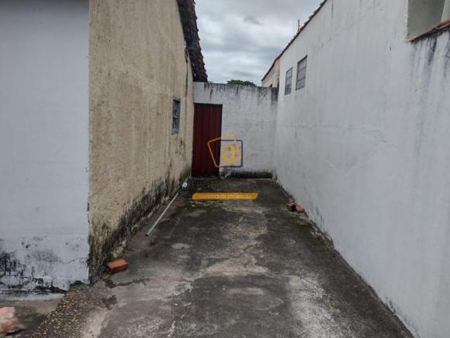Casa à venda em Itu SP, bairro Jardim Santana: 2 quartos, sala, banheiro, garagem e 276m² de área!