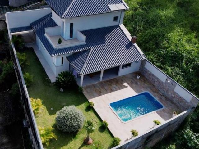 Casa à venda em Itajubá MG, bairro Pinheirinho: 3 quartos, 1 suíte, 3 salas, 4 banheiros, 2 vagas