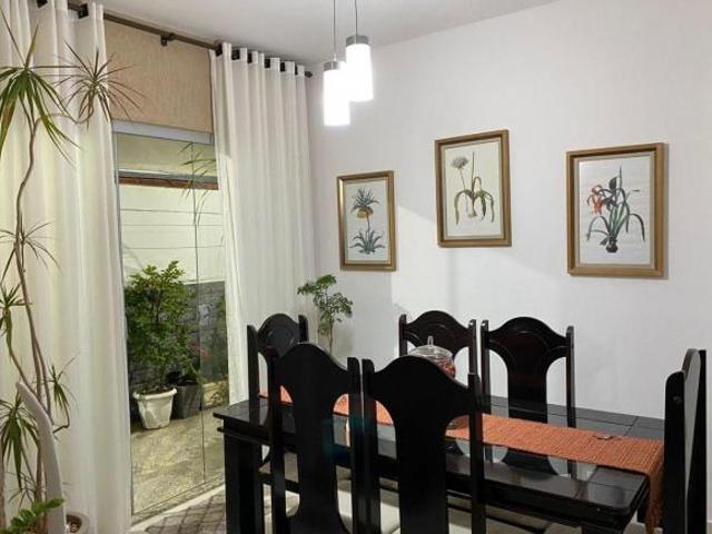 Casa à venda em Itajubá MG, no bairro Varginha: 3 quartos, 1 sala, 2 banheiros, vaga de garagem 15