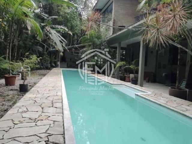 Casa à venda em itamambuca 3 suítes com piscina e área gourmet