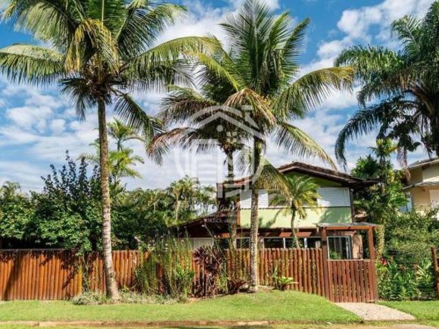Casa à venda em Itamambuca Ubatuba SP a 60 Metros da Praia