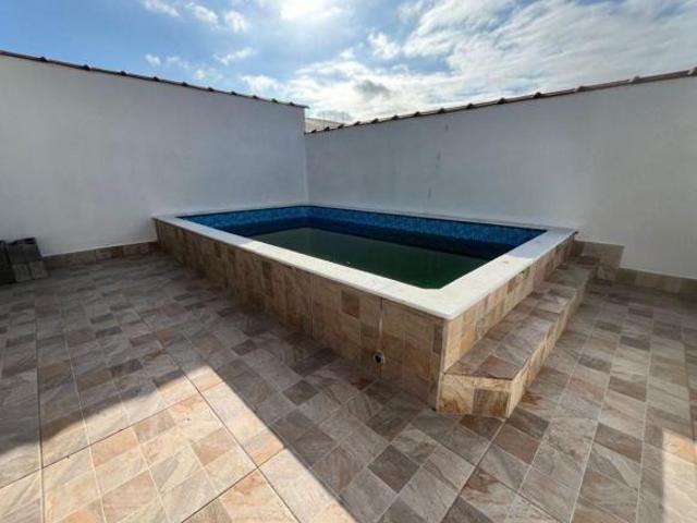 Casa à venda em Itanhaém 78 m² com 2 dormitórios, piscina e 3 vagas