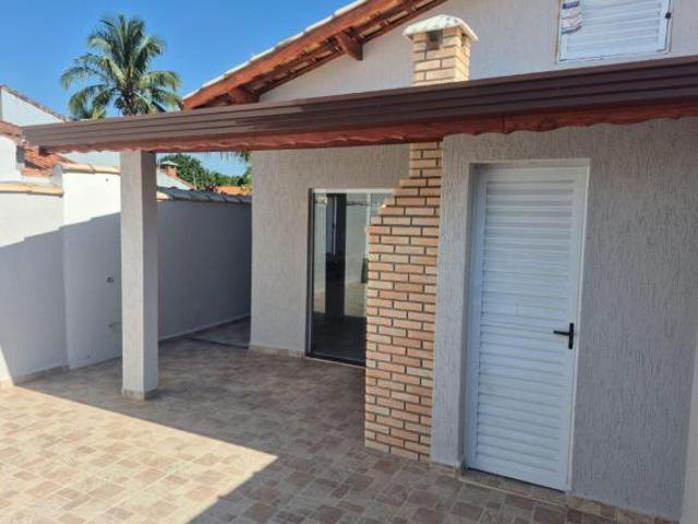 Casa à venda em Itanhaém 86 m² com 2 dormitórios 1 suíte e piscina