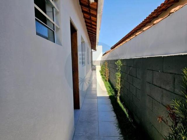 Casa a Venda em Itanhaém com área gourmet e piscina