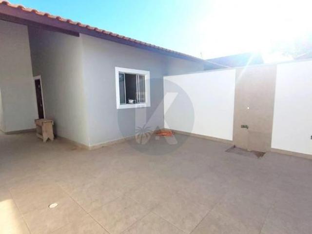 Casa á venda em Itanhaém com 2 quartos bairro otimo