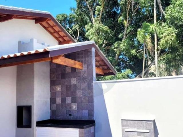 Casa á Venda em Itanhaém com 2 quartos com piscina e churrasqueira