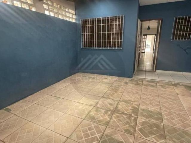 Casa a venda em Itanhaém á 100 metros do mar