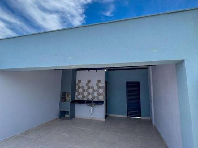 Casa a venda em Itanhaem Bopiranga com piscina e churrasqueira