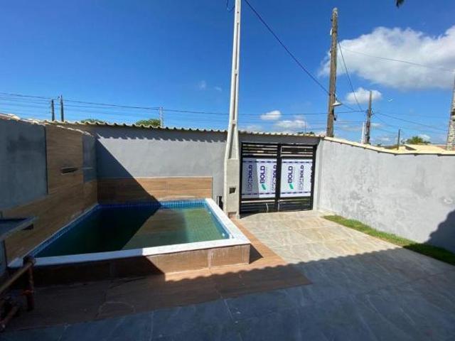 Casa a venda em Itanhaem bairro Califórnia com piscina e churrasqueira