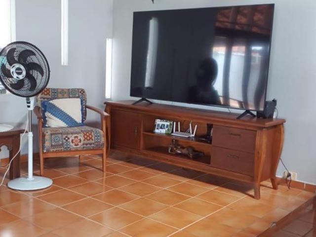 Casa a venda em Itanhaem Jardim Oasis com piscina e 200m2