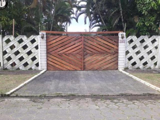 Casa à Venda em Itanhaém SP, Bairro Jardim Jamaica: 329,00 m² de Puro Conforto e Sofisticação!