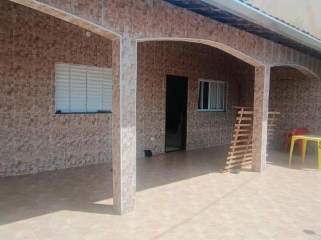 Casa à venda em Itanhaém SP, bairro Tupy: 3 quartos, 1 suíte, 2 vagas, 147m². Venha conferir!