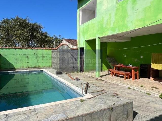 Casa à venda em Itanhaém SP, bairro Tupy: 3 quartos, 2 suítes, 1 sala, 3 banheiros, 3 vagas, 160m²