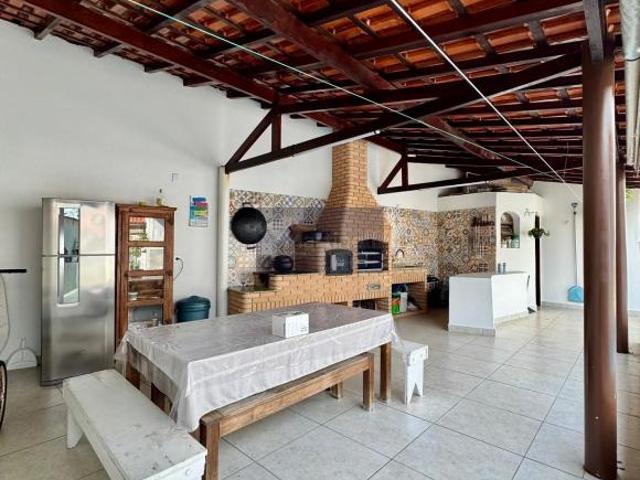 Casa à venda em Itanhaém SP, bairro Tupy: 4 quartos, 1 suíte, 2 banheiros, 174m² de área. Imperdível