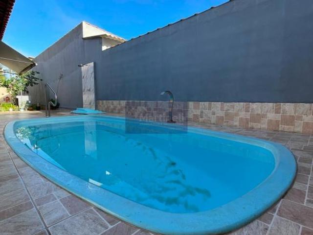 Casa à venda em Itanhaém SP, Suarão: 2 quartos, 1 suíte, 4 vagas, 129,02m². Venha conferir!