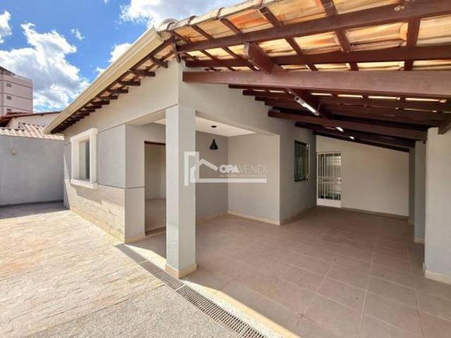 Casa à venda em Itapoã