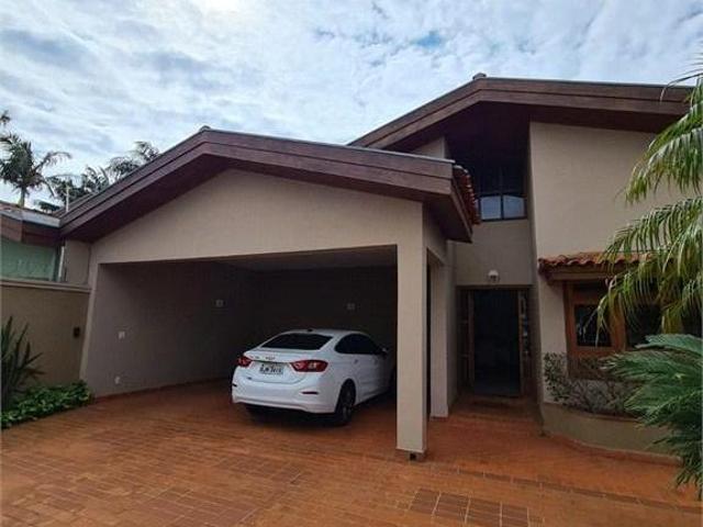 Casa à venda em Itapetininga SP, Jardim Colombo: 2 quartos, 2 suítes, 2 salas, 3 banheiros, 3 vagas