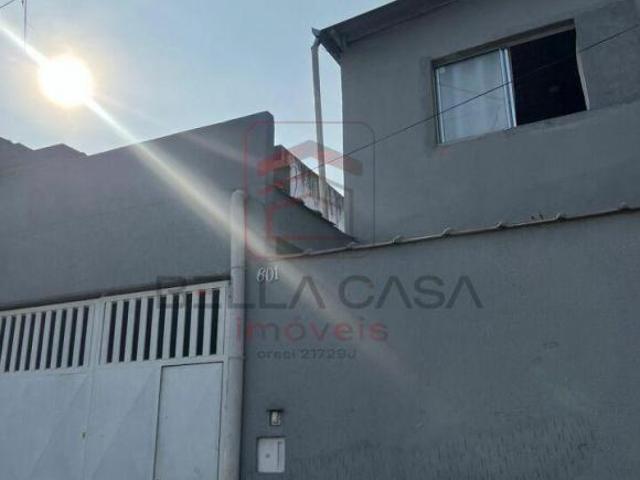 Casa a venda em Itaquera com 240 metros, 3 quartos e 2 garagens