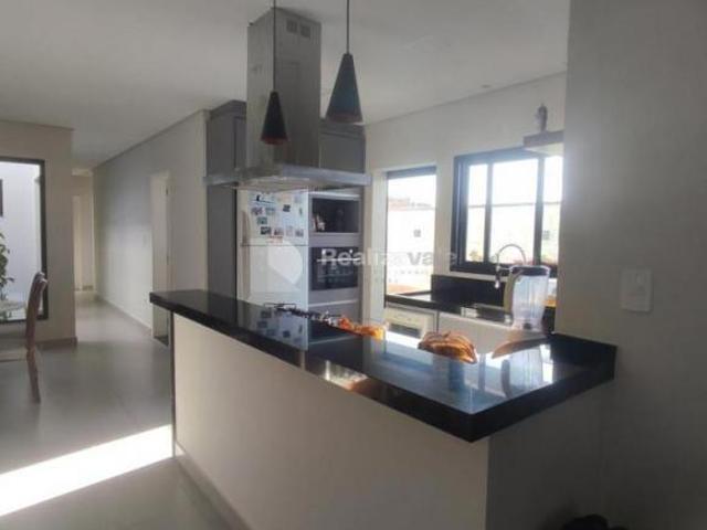 Casa à venda em Jacareí, Jardim Jacinto, com 3 quartos, com 250 m², Bosque Manacás