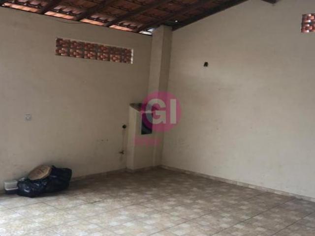 Casa à venda em Jacareí no Jardim Santa Marina, 2 dormitórios, 2 vagas, churrasqueira, 56m², aceita