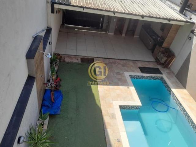 Casa à venda em Jacareí SP no Residencial Santa Paula: 2 quartos, 2 suítes, 2 salas, 3 vagas de gara