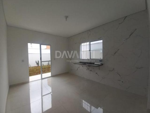 Casa a venda em Jaguariúna com 2 suites