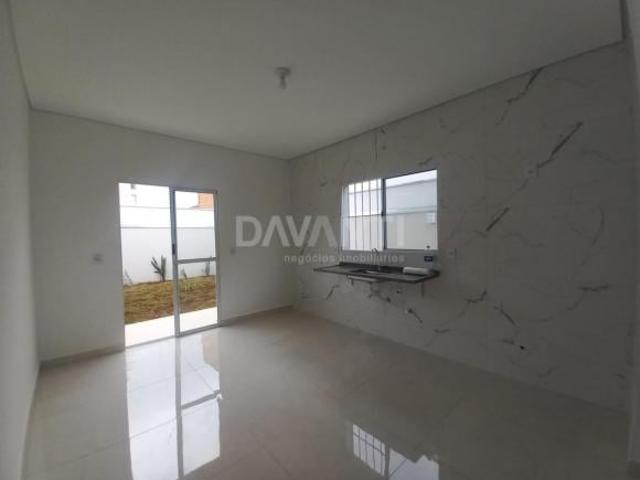 Casa a venda em Jaguariúna com 2 suites
