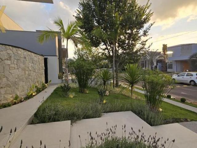 Casa à venda em Jaguariúna, Condomínio Residencial Lago da Barra, com 3 suítes, com 380 m²