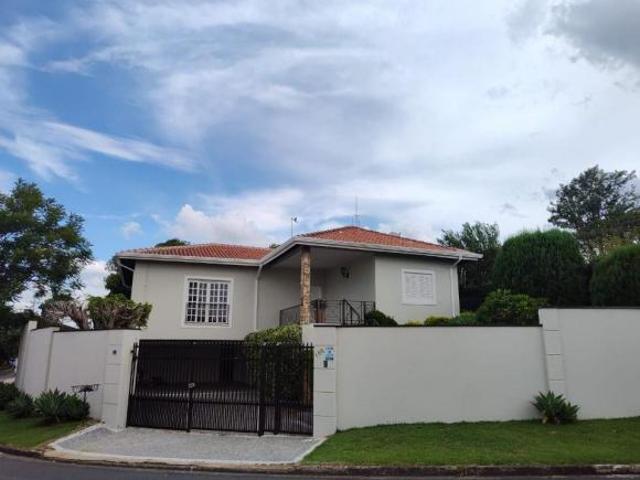 Casa à venda em Jaguariúna, Colina do Castelo, com 4 suítes, com 400 m²