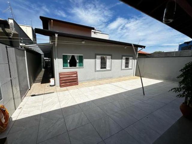 Casa à venda em Jaguariúna, Jardim Europa, com 4 quartos, com 237 m²