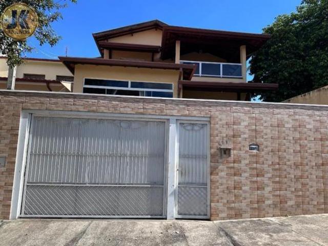 Casa à venda em Jaguariúna, Jardim Planalto, com 3 quartos, com 198 m²