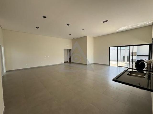 Casa à venda em Jaguariúna, Residencial Campo Camanducaia, com 3 suítes, com 290 m², Tamboré
