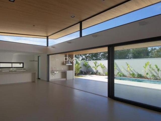 Casa à venda em Jaguariúna, Residencial Campo Camanducaia, com 4 suítes, com 257 m²