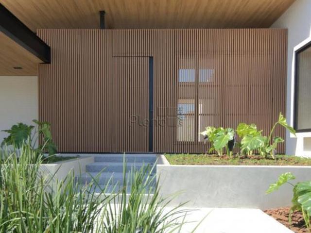Casa à venda em Jaguariúna, Residencial Campo Camanducaia, com 4 suítes, com 257 m²
