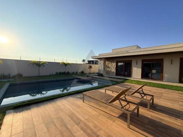 Casa à venda em Jaguariúna, Residencial Haras Patente, com 4 suítes, com 350 m²