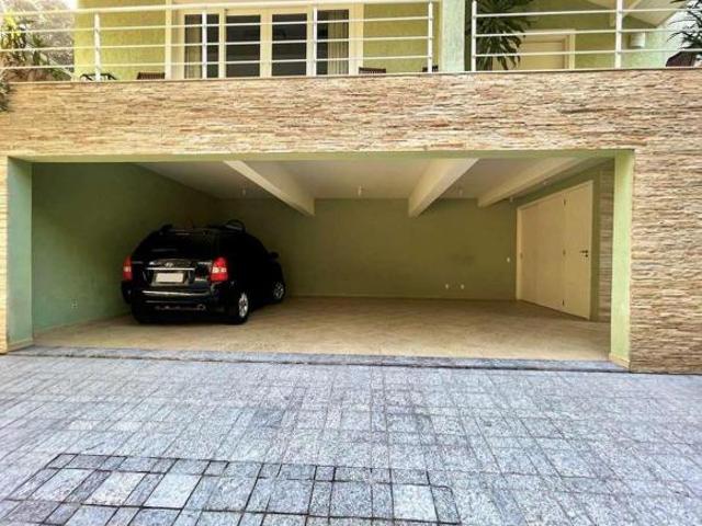 Casa à venda em Jandira 553 m² com 4 suítes e 6 vagas