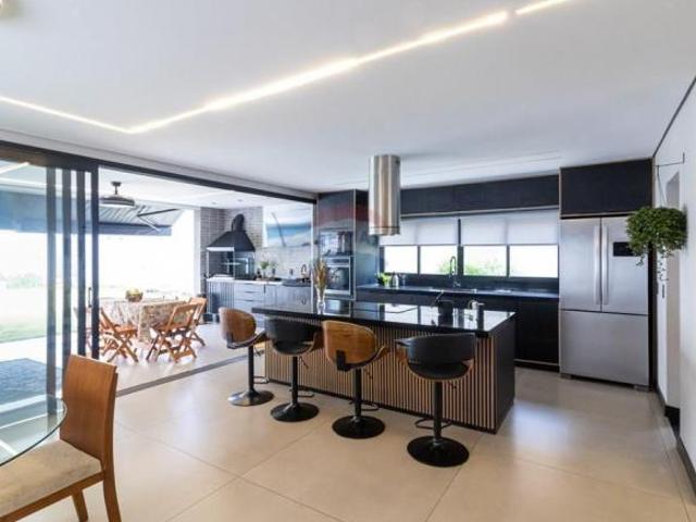 Casa à venda em Jandira 300 m2 condomínio Nature