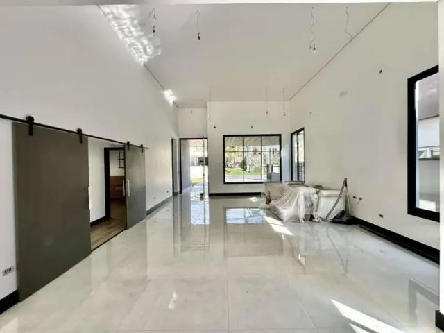 Casa à venda em Jandira, Jardim do Golf I, com 5 suítes, com 411 m², Reserva Santa Maria