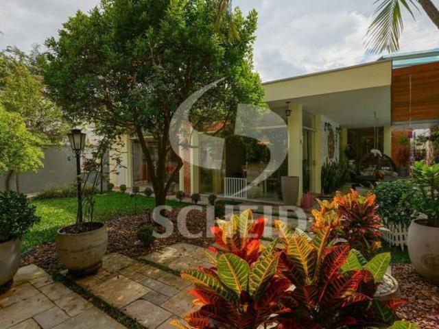 Casa à venda em Jardim Marajoara com 560m² de terreno,4 dormitórios,sendo 2 suítes