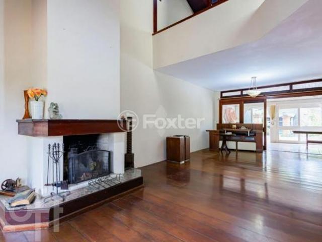 Casa à venda em Jardim Botânico com 330 m², 4 quartos, 2 suítes, 4 vagas