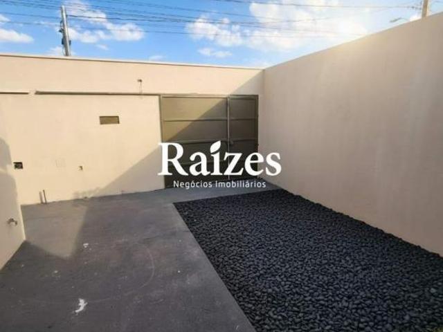 Casa à venda em Jardim Canaã, Uberlândia: 2 quartos, suíte, porcelanato