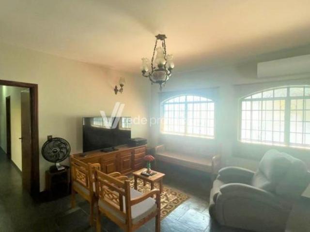 casa à venda em Jardim Chapadão