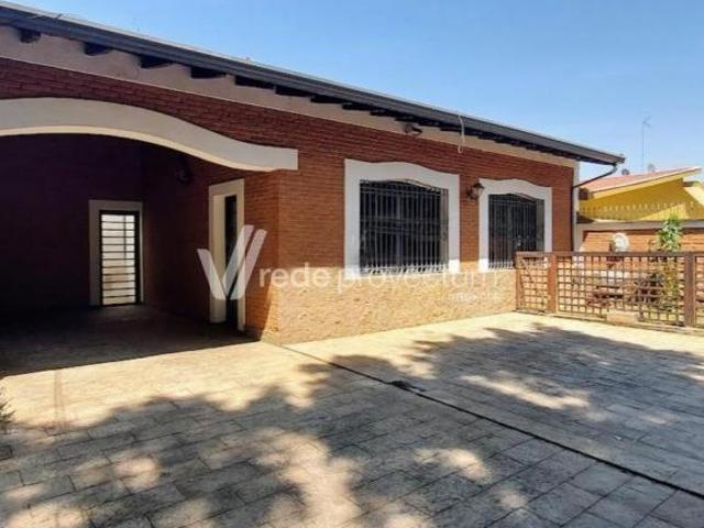 casa à venda em Jardim Chapadão