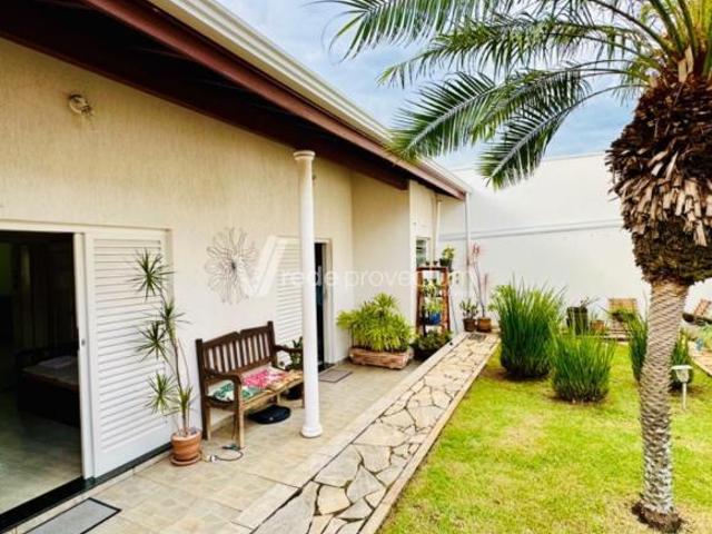 casa à venda em Jardim Chapadão