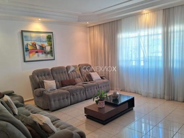 casa à venda em Jardim Chapadão