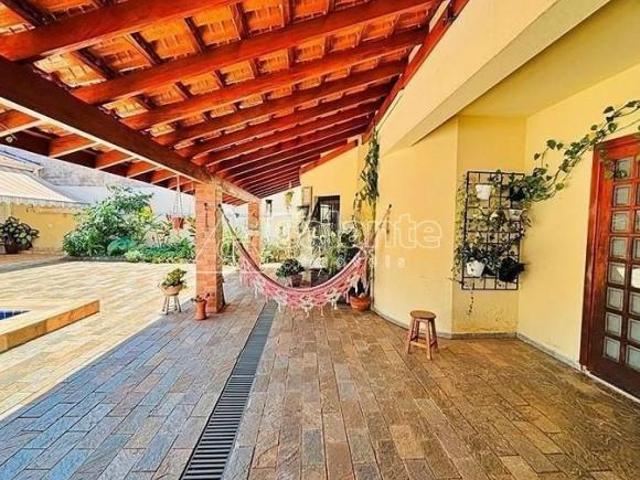 casa à venda em Jardim Chapadão