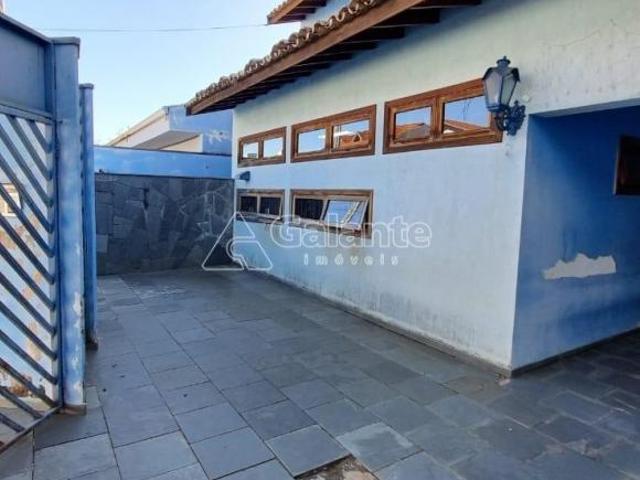 casa à venda em Jardim Chapadão