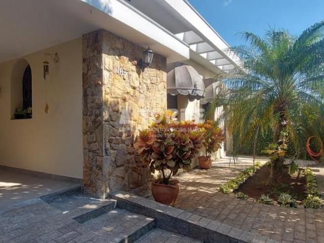 casa à venda em Jardim Chapadão
