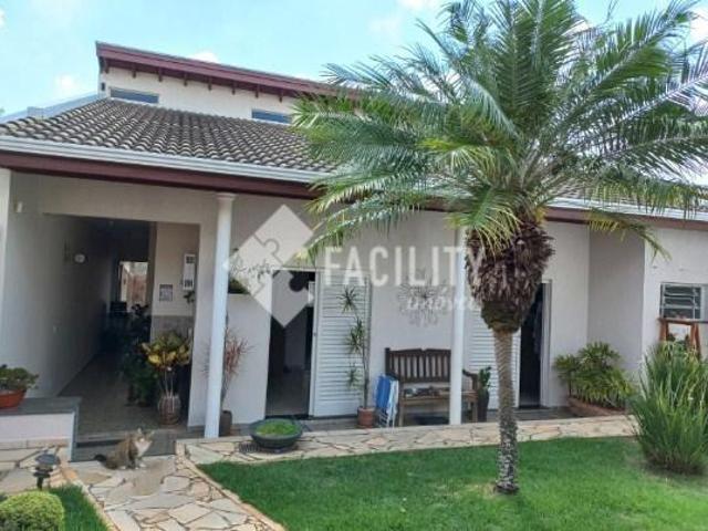 casa à venda em Jardim Chapadão