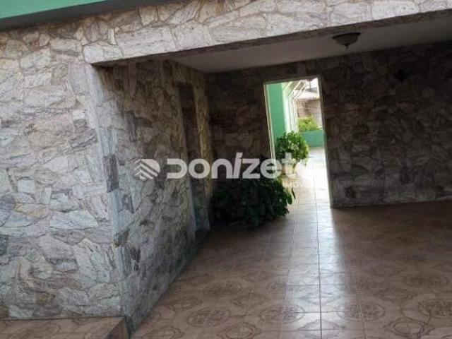 Casa à venda em Jardim do Estádio, Santo André — 155 m² úteis, financiamento aceito